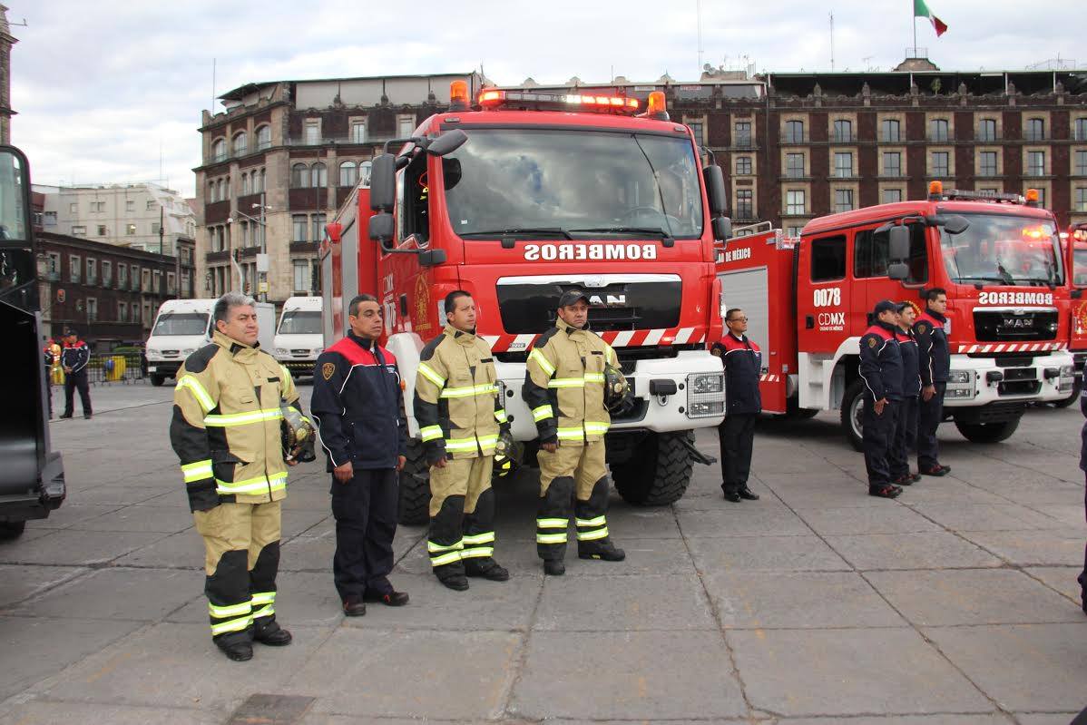 Entregan vehículos y equipo a los Bomberos de CDMX | Autotransporte.mx
